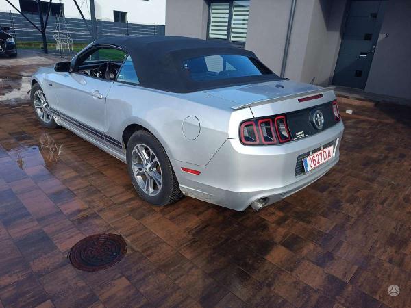 Grey Ford Mustang 2014 in Taurage, with an engine capacity of 3.73 L and mileage of 205 thousand km for 8700 €, photo 4 on AUTOMOTO.COM.LV