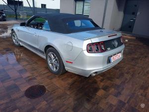 Pelēks Ford Mustang 2014 Tauragė, ar dzinēja tilpumu 3.73 L un nobraukumu 205 tūkst. km par 8700 €, foto 4 vietnē AUTOMOTO.COM.LV