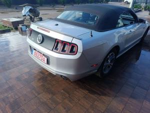 Pelēks Ford Mustang 2014 Tauragė, ar dzinēja tilpumu 3.73 L un nobraukumu 205 tūkst. km par 8700 €, foto 5 vietnē AUTOMOTO.COM.LV