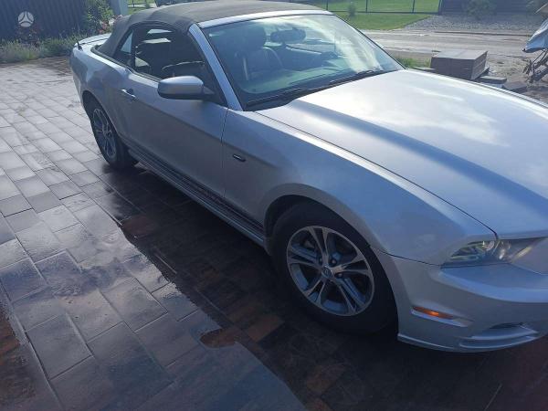 Grey Ford Mustang 2014 in Taurage, with an engine capacity of 3.73 L and mileage of 205 thousand km for 8700 €, photo 7 on AUTOMOTO.COM.LV