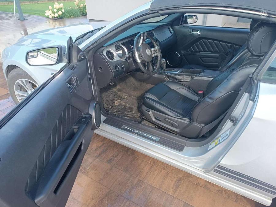 Pelēks Ford Mustang 2014 Tauragė, ar dzinēja tilpumu 3.73 L un nobraukumu 205 tūkst. km par 8700 €, foto 9 vietnē AUTOMOTO.COM.LV