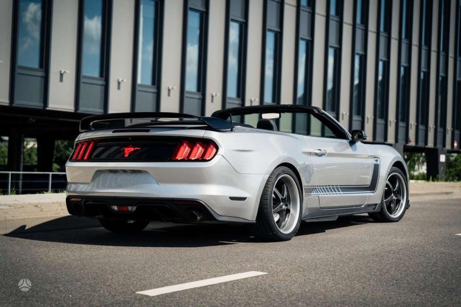 Pelēks Ford Mustang 2016 Viļņa, ar dzinēja tilpumu 3.70 L un nobraukumu 75 tūkst. km par 22500 €, foto 5 vietnē AUTOMOTO.COM.LV