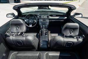 Pelēks Ford Mustang 2016 Viļņa, ar dzinēja tilpumu 3.70 L un nobraukumu 75 tūkst. km par 22500 €, foto 16 vietnē AUTOMOTO.COM.LV