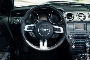 Pelēks Ford Mustang 2016 Viļņa, ar dzinēja tilpumu 3.70 L un nobraukumu 75 tūkst. km par 22500 €, foto 18 vietnē AUTOMOTO.COM.LV