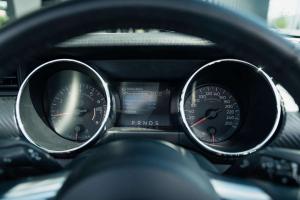 Pelēks Ford Mustang 2016 Viļņa, ar dzinēja tilpumu 3.70 L un nobraukumu 75 tūkst. km par 22500 €, foto 19 vietnē AUTOMOTO.COM.LV