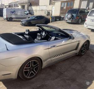 Pelēks Ford Mustang 2016 Viļņa, ar dzinēja tilpumu 3.70 L un nobraukumu 75 tūkst. km par 22500 €, foto 26 vietnē AUTOMOTO.COM.LV