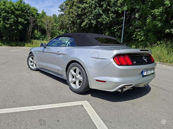 Pelēks Ford Mustang 2016 Viļņa, ar dzinēja tilpumu 3.73 L un nobraukumu 163 tūkst. km par 14450 €, foto 3 vietnē AUTOMOTO.COM.LV