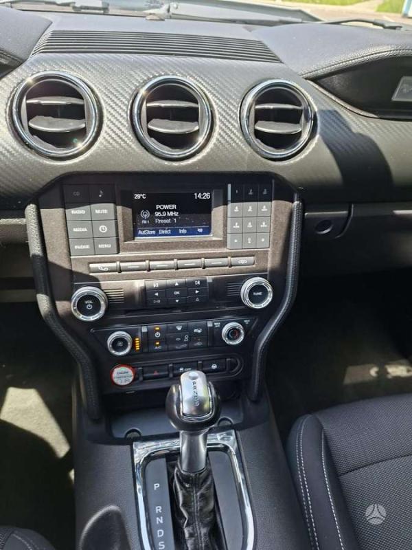 Pelēks Ford Mustang 2016 Viļņa, ar dzinēja tilpumu 3.73 L un nobraukumu 163 tūkst. km par 14450 €, foto 5 vietnē AUTOMOTO.COM.LV