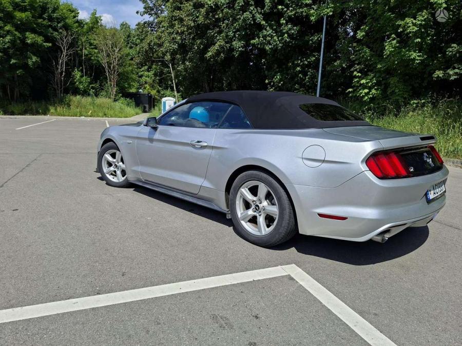 Pelēks Ford Mustang 2016 Viļņa, ar dzinēja tilpumu 3.73 L un nobraukumu 163 tūkst. km par 14450 €, foto 9 vietnē AUTOMOTO.COM.LV