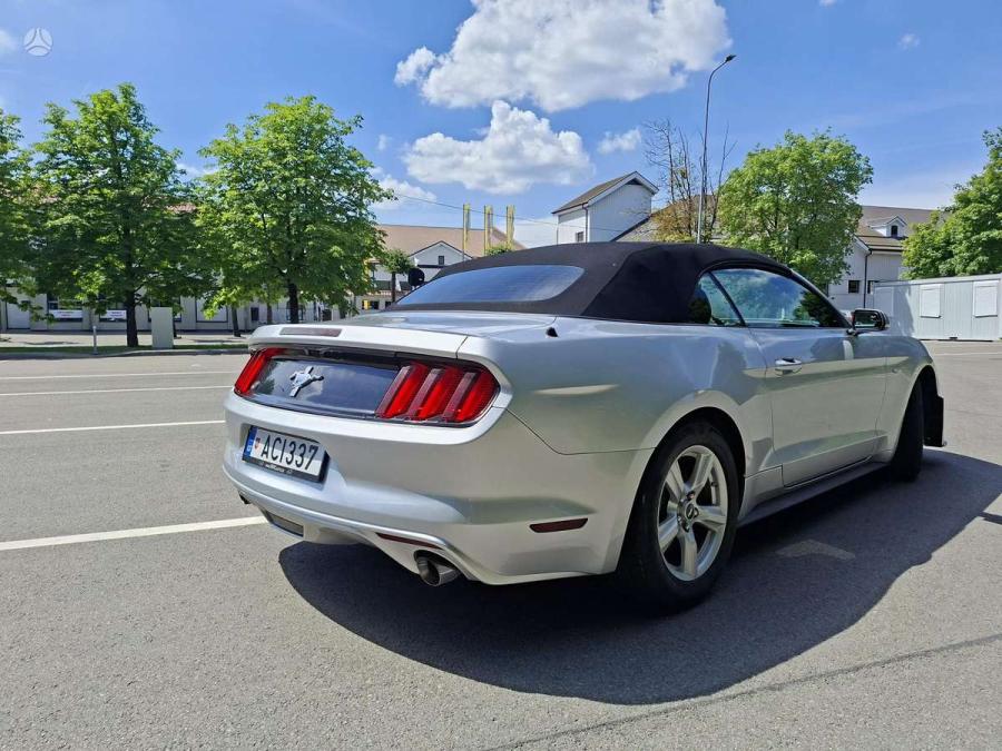 Pelēks Ford Mustang 2016 Viļņa, ar dzinēja tilpumu 3.73 L un nobraukumu 163 tūkst. km par 14450 €, foto 21 vietnē AUTOMOTO.COM.LV
