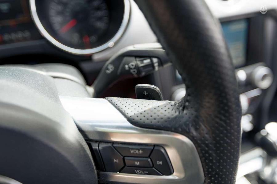 Grey Ford Mustang 2016 in Klaipeda, with an engine capacity of 5.00 L and mileage of 97 thousand km for 23999 €, photo 12 on AUTOMOTO.COM.LV