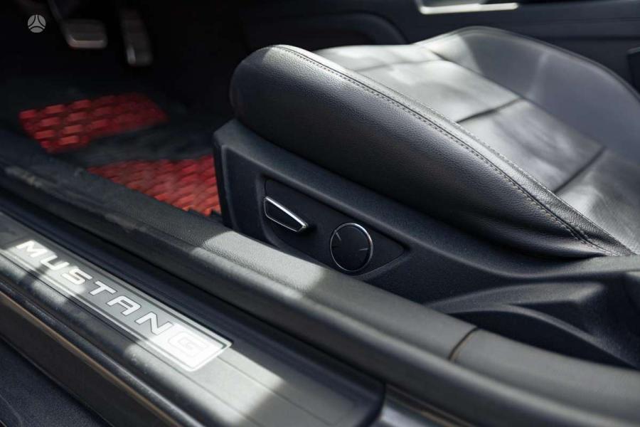Grey Ford Mustang 2016 in Klaipeda, with an engine capacity of 5.00 L and mileage of 97 thousand km for 23999 €, photo 14 on AUTOMOTO.COM.LV