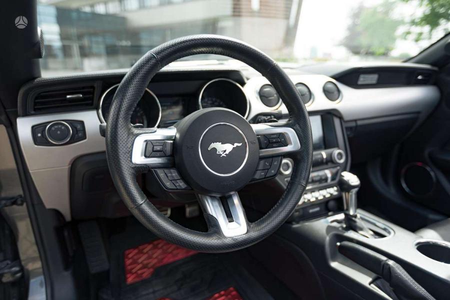 Grey Ford Mustang 2016 in Klaipeda, with an engine capacity of 5.00 L and mileage of 97 thousand km for 23999 €, photo 16 on AUTOMOTO.COM.LV