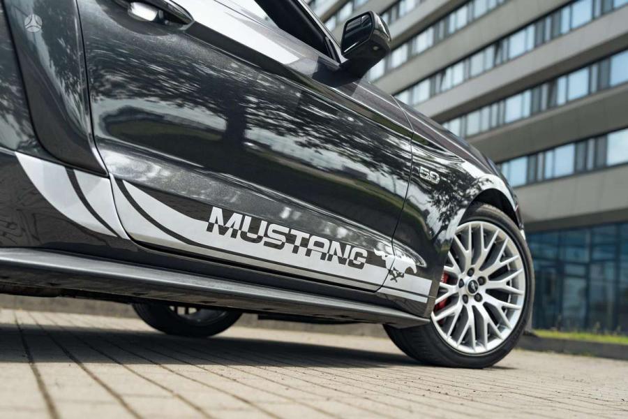Grey Ford Mustang 2016 in Klaipeda, with an engine capacity of 5.00 L and mileage of 97 thousand km for 23999 €, photo 18 on AUTOMOTO.COM.LV
