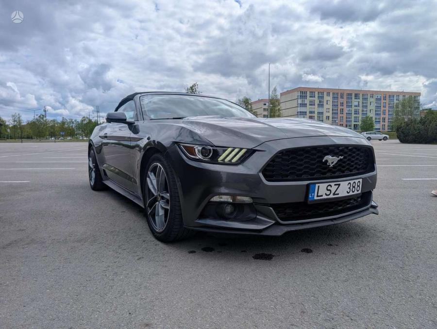 Grey Ford Mustang 2017 in Siauliai, with an engine capacity of 2.30 L and mileage of 212 thousand km for 17500 €, photo 1 on AUTOMOTO.COM.LV