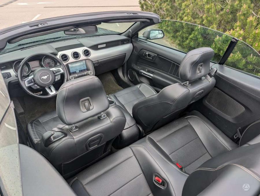 Grey Ford Mustang 2017 in Siauliai, with an engine capacity of 2.30 L and mileage of 212 thousand km for 17500 €, photo 8 on AUTOMOTO.COM.LV