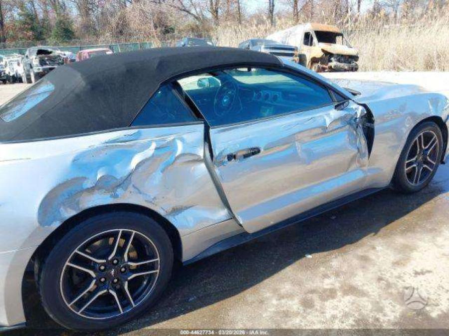 Grey Ford Mustang 2018 in Klaipeda, with an engine capacity of 2.30 L and mileage of 142 thousand km for 7100 €, photo 7 on AUTOMOTO.COM.LV