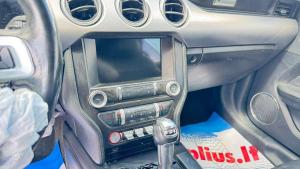 Grey Ford Mustang 2018 in Ukmerge, with an engine capacity of 2.25 L and mileage of 209 thousand km for 7149 €, photo 12 on AUTOMOTO.COM.LV