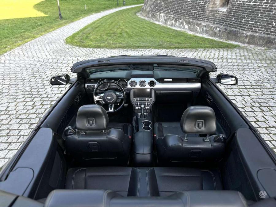 Grey Ford Mustang 2018 in Vilnius, with an engine capacity of 5.04 L and mileage of 86 thousand km for 25000 €, photo 18 on AUTOMOTO.COM.LV