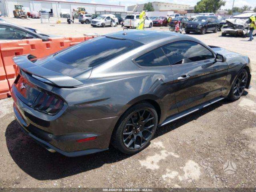 Pelēks Ford Mustang 2019 Klaipėda, ar dzinēja tilpumu 2.25 L un nobraukumu 142 tūkst. km par 7445 €, foto 5 vietnē AUTOMOTO.COM.LV