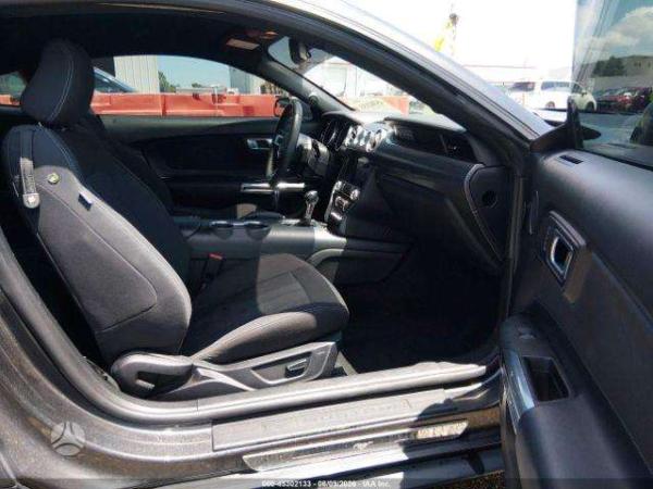 Grey Ford Mustang 2019 in Klaipeda, with an engine capacity of 2.25 L and mileage of 142 thousand km for 7445 €, photo 5 on AUTOMOTO.COM.LV
