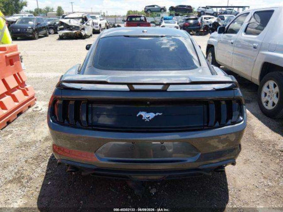Pelēks Ford Mustang 2019 Klaipėda, ar dzinēja tilpumu 2.25 L un nobraukumu 142 tūkst. km par 7445 €, foto 17 vietnē AUTOMOTO.COM.LV
