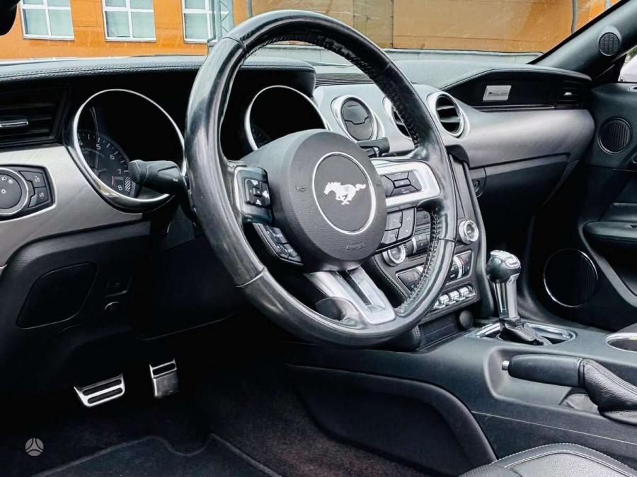 Grey Ford Mustang 2019 in Druskininkai, with an engine capacity of 4.95 L and mileage of 105 thousand km for 25047 €, photo 22 on AUTOMOTO.COM.LV