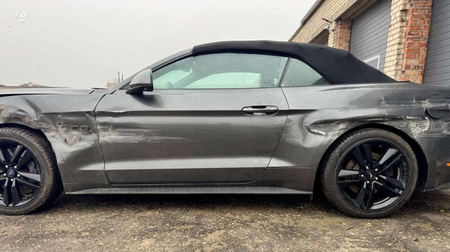 Grey Ford Mustang 2020 in Kaisiadorys, with an engine capacity of 5.00 L and mileage of 72 thousand km for 18750 €, photo 4 on AUTOMOTO.COM.LV