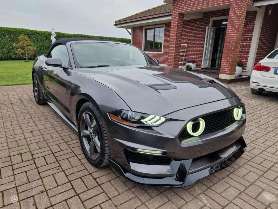 Pelēks Ford Mustang 2020 Klaipėda, ar dzinēja tilpumu 4.95 L un nobraukumu 109 tūkst. km par 25900 €, foto 3 vietnē AUTOMOTO.COM.LV