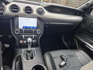 Pelēks Ford Mustang 2020 Klaipėda, ar dzinēja tilpumu 4.95 L un nobraukumu 109 tūkst. km par 25900 €, foto 14 vietnē AUTOMOTO.COM.LV