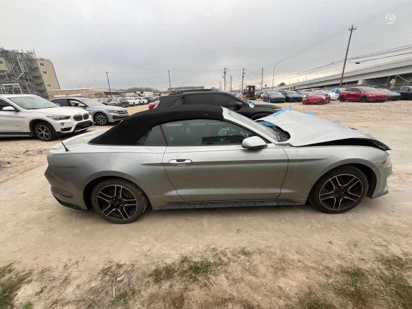 Grey Ford Mustang 2021 in Ukmerge, with an engine capacity of 2.25 L and mileage of 89 thousand km for 13490 €, photo 1 on AUTOMOTO.COM.LV
