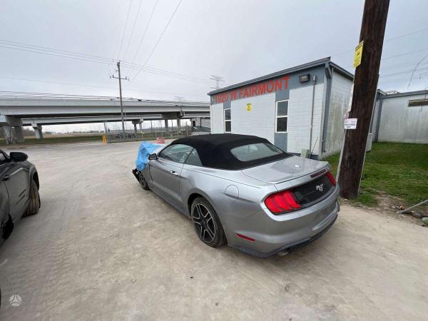 Grey Ford Mustang 2021 in Ukmerge, with an engine capacity of 2.25 L and mileage of 89 thousand km for 13490 €, photo 4 on AUTOMOTO.COM.LV