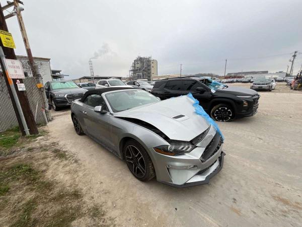 Grey Ford Mustang 2021 in Ukmerge, with an engine capacity of 2.25 L and mileage of 89 thousand km for 13490 €, photo 10 on AUTOMOTO.COM.LV