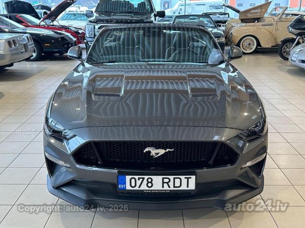 Pelēks Ford Mustang 2022 Tallina, ar dzinēja tilpumu 5.00 L un nobraukumu 25 tūkst. km par 39900 €, foto 2 vietnē AUTOMOTO.COM.LV