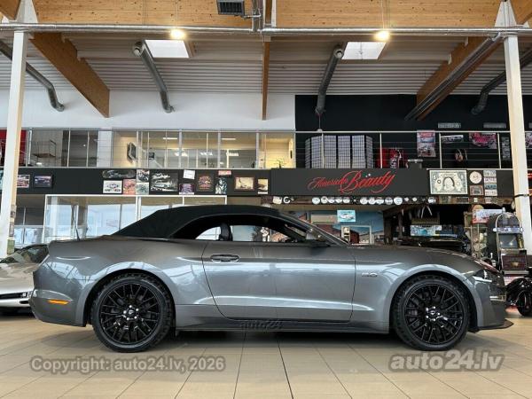 Pelēks Ford Mustang 2022 Tallina, ar dzinēja tilpumu 5.00 L un nobraukumu 25 tūkst. km par 39900 €, foto 7 vietnē AUTOMOTO.COM.LV