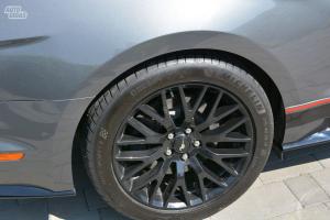 Grey Ford Mustang 2022 in Marijampole, with an engine capacity of 5.00 L and mileage of 13 thousand km for 34000 €, photo 9 on AUTOMOTO.COM.LV