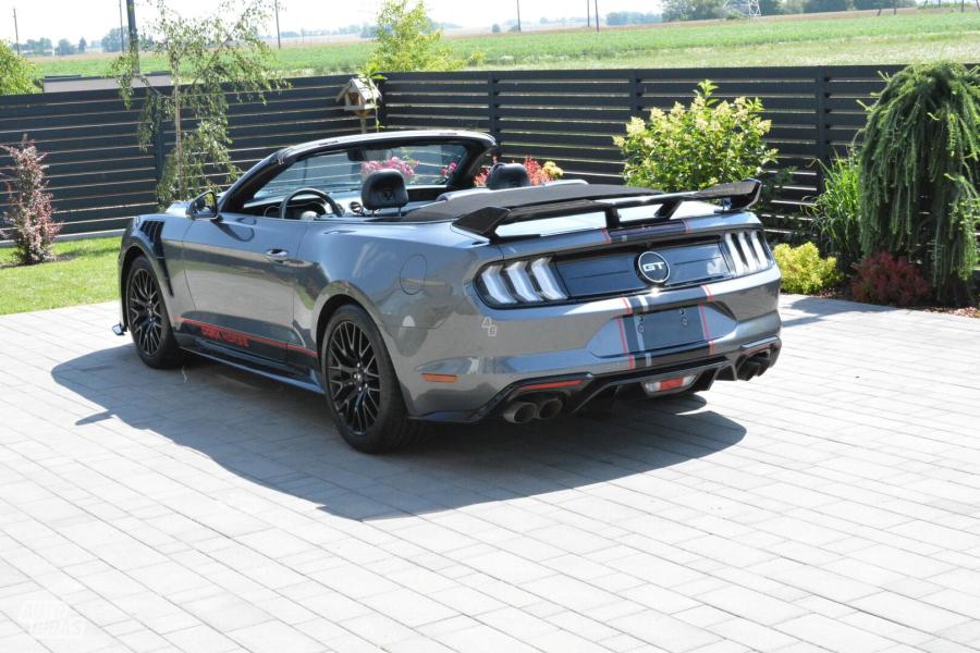 Grey Ford Mustang 2022 in Marijampole, with an engine capacity of 5.00 L and mileage of 13 thousand km for 34000 €, photo 15 on AUTOMOTO.COM.LV