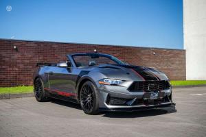 Pelēks Ford Mustang 2022 Marijampole, ar dzinēja tilpumu 5.04 L un nobraukumu 13 tūkst. km par 35450 €, foto  vietnē AUTOMOTO.COM.LV