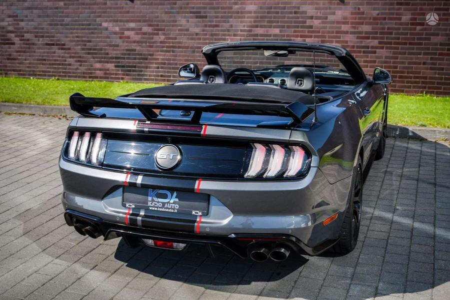 Pelēks Ford Mustang 2022 Marijampole, ar dzinēja tilpumu 5.04 L un nobraukumu 13 tūkst. km par 35450 €, foto 14 vietnē AUTOMOTO.COM.LV