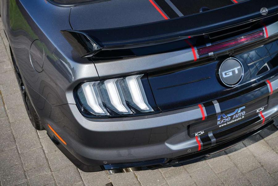 Pelēks Ford Mustang 2022 Marijampole, ar dzinēja tilpumu 5.04 L un nobraukumu 13 tūkst. km par 35450 €, foto 18 vietnē AUTOMOTO.COM.LV