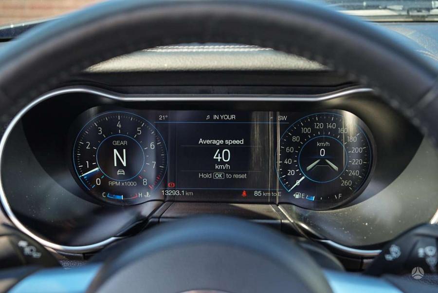 Pelēks Ford Mustang 2022 Marijampole, ar dzinēja tilpumu 5.04 L un nobraukumu 13 tūkst. km par 35450 €, foto 30 vietnē AUTOMOTO.COM.LV