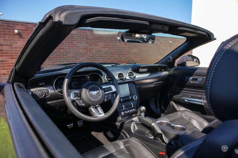 Pelēks Ford Mustang 2022 Marijampole, ar dzinēja tilpumu 5.04 L un nobraukumu 13 tūkst. km par 35450 €, foto 31 vietnē AUTOMOTO.COM.LV
