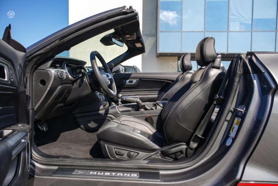 Pelēks Ford Mustang 2022 Marijampole, ar dzinēja tilpumu 5.04 L un nobraukumu 13 tūkst. km par 35450 €, foto 34 vietnē AUTOMOTO.COM.LV
