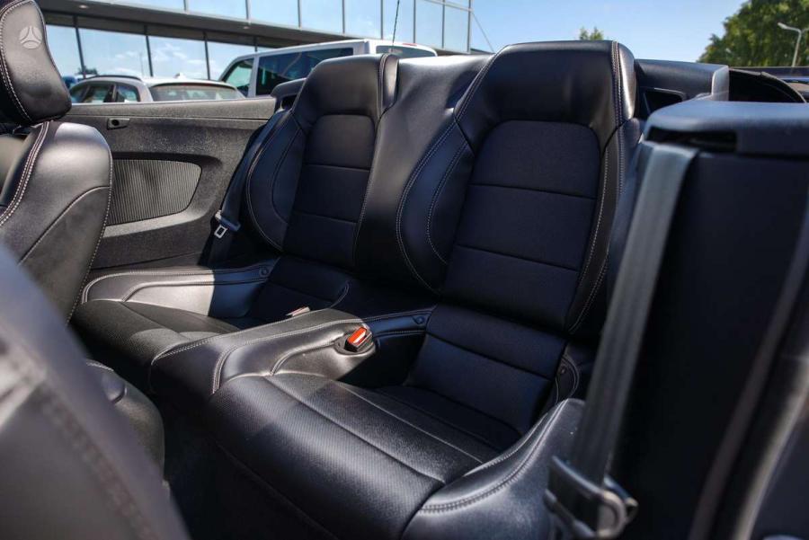 Pelēks Ford Mustang 2022 Marijampole, ar dzinēja tilpumu 5.04 L un nobraukumu 13 tūkst. km par 35450 €, foto 39 vietnē AUTOMOTO.COM.LV