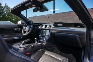 Pelēks Ford Mustang 2022 Marijampole, ar dzinēja tilpumu 5.04 L un nobraukumu 13 tūkst. km par 35450 €, foto 41 vietnē AUTOMOTO.COM.LV