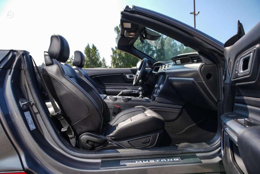 Pelēks Ford Mustang 2022 Marijampole, ar dzinēja tilpumu 5.04 L un nobraukumu 13 tūkst. km par 35450 €, foto 42 vietnē AUTOMOTO.COM.LV