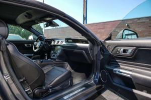 Pelēks Ford Mustang 2022 Marijampole, ar dzinēja tilpumu 5.04 L un nobraukumu 13 tūkst. km par 35450 €, foto 47 vietnē AUTOMOTO.COM.LV