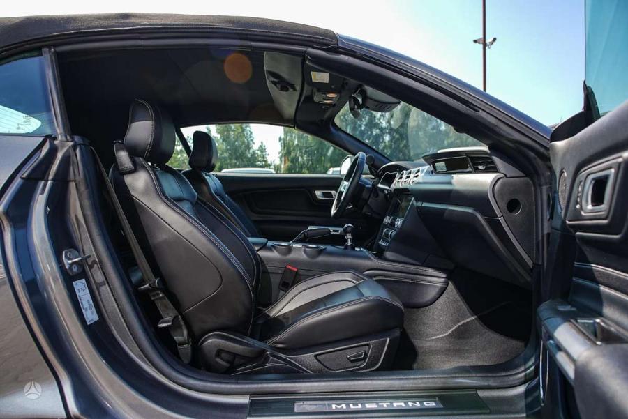 Pelēks Ford Mustang 2022 Marijampole, ar dzinēja tilpumu 5.04 L un nobraukumu 13 tūkst. km par 35450 €, foto 48 vietnē AUTOMOTO.COM.LV