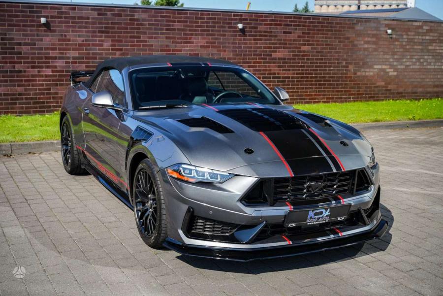 Pelēks Ford Mustang 2022 Marijampole, ar dzinēja tilpumu 5.04 L un nobraukumu 13 tūkst. km par 35450 €, foto 50 vietnē AUTOMOTO.COM.LV