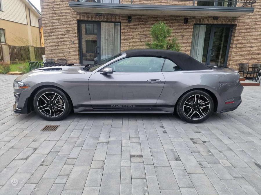Grey Ford Mustang 2022 in Kaunas, with an engine capacity of 2.25 L and mileage of 14 thousand km for 24900 €, photo 8 on AUTOMOTO.COM.LV